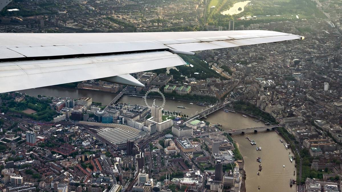What's Your Favorite Airport Approach In World Aviation?