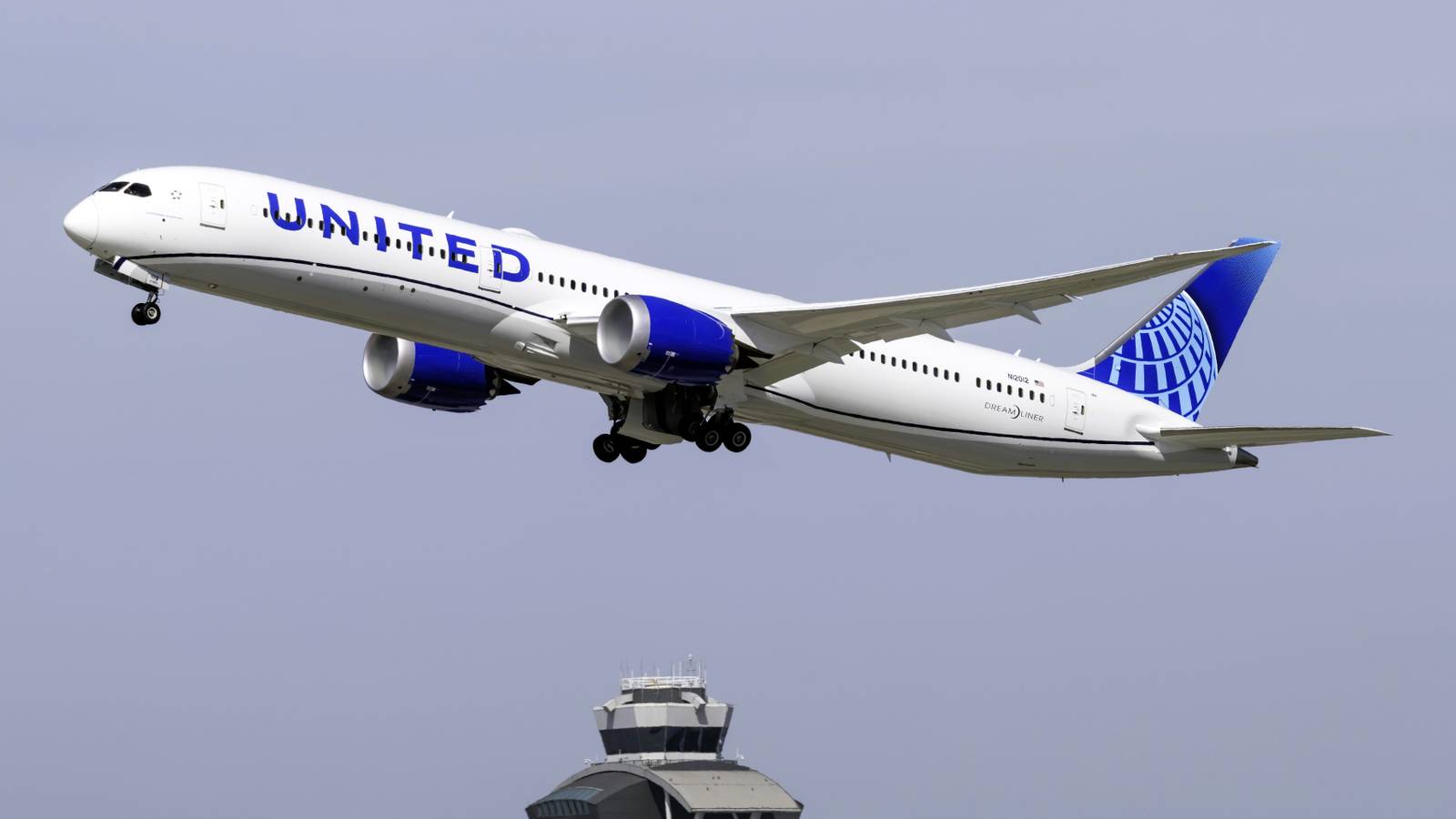 Should Boeing Make An Extended Range Version Of The 787-10?
