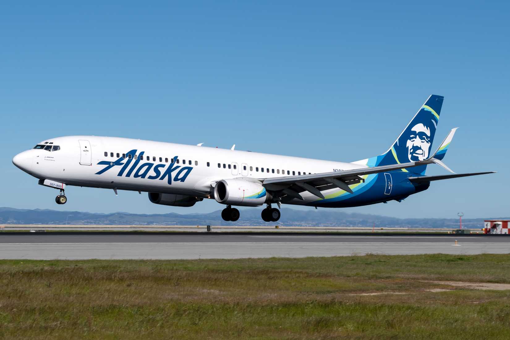 Alaska Unveils Giant Fleet Expansion: 110 New Jets On The Horizon