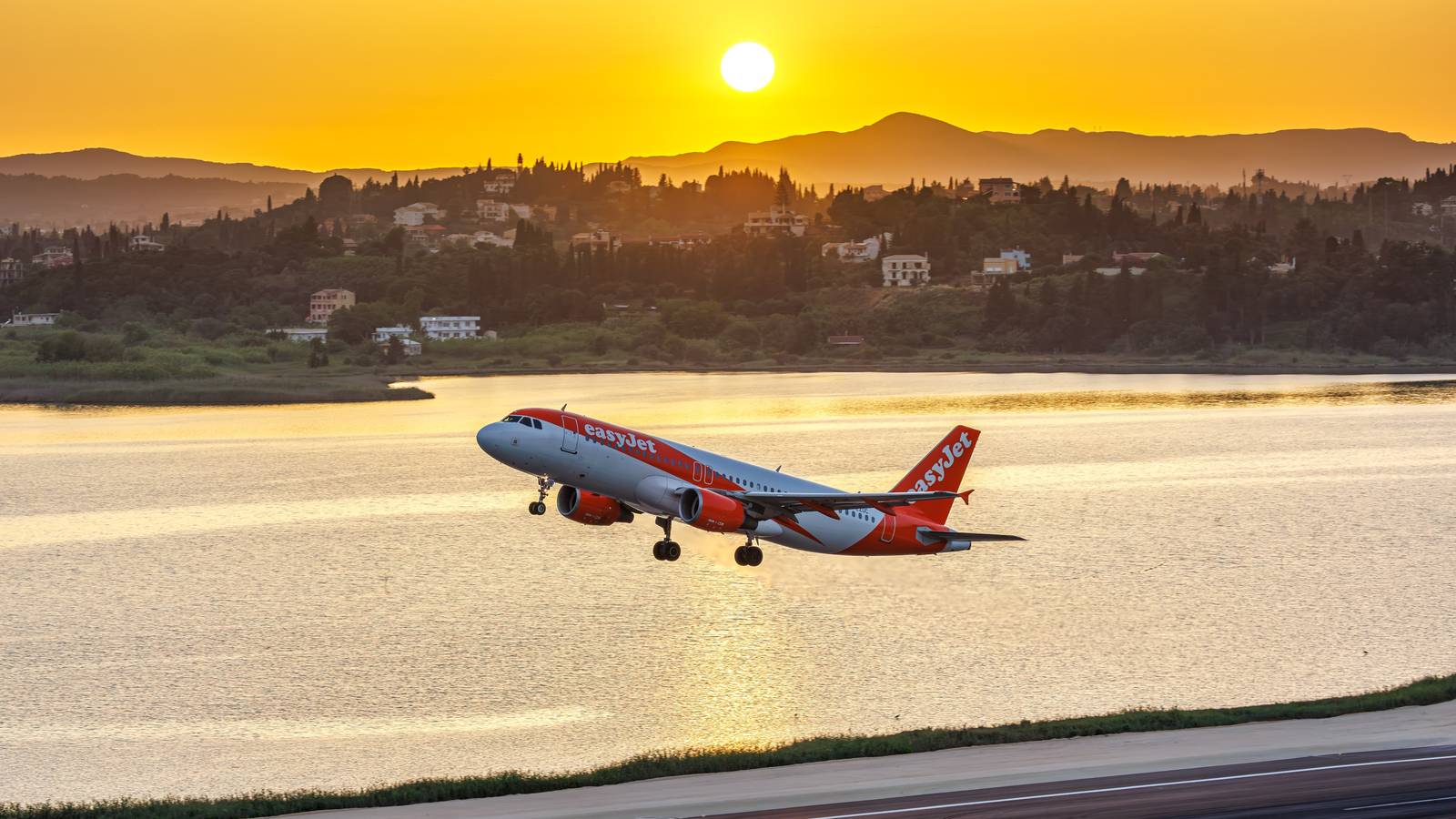 easyJet Celebrates Eurovision With A Talent Show At 35,000 Feet