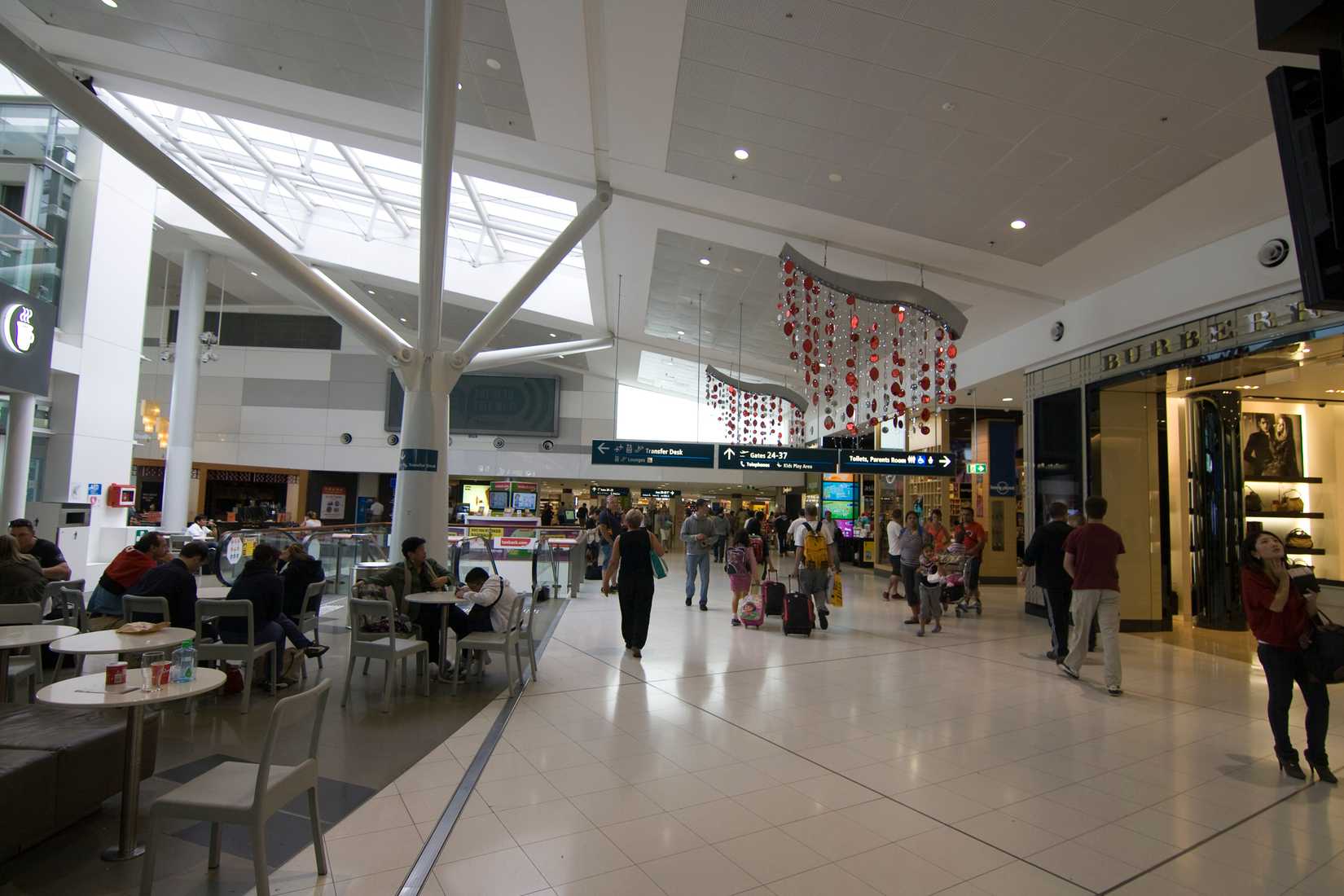 10 Noteworthy Facts About Sydney Kingsford Smith Airport's Long History