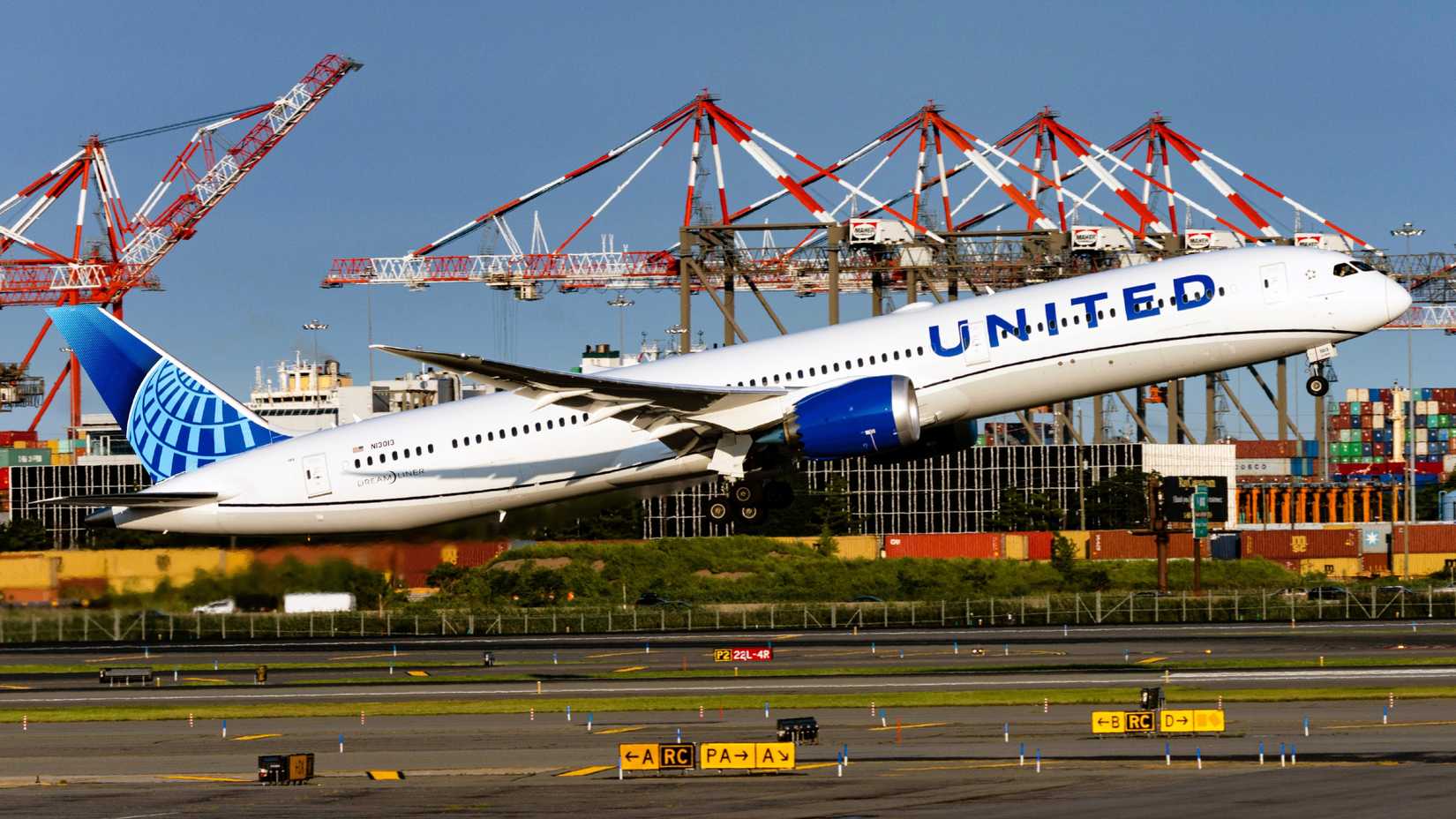 Which Aircraft Is United Airlines The Largest & Only US Operator Of?