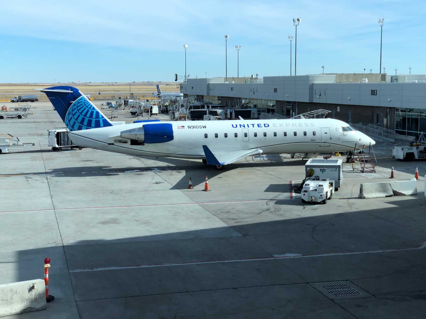 Near Collision: United Airlines Airbus A320 & Skywest CRJ-200 Incident ...