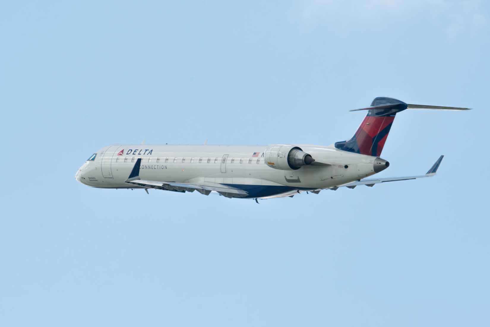3 Classes & 50 Seats: Exploring US Carriers' CRJ550 Networks