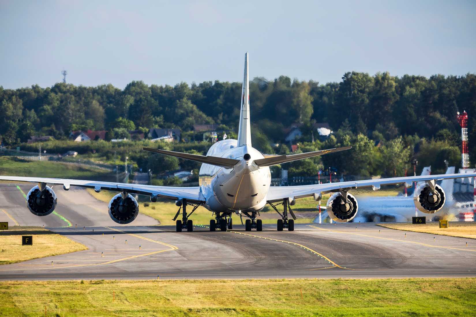 This Is How Fast The Boeing 747-8 Can Fly