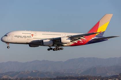 Is A Lockheed C-5 Galaxy Bigger Than An Airbus A380?