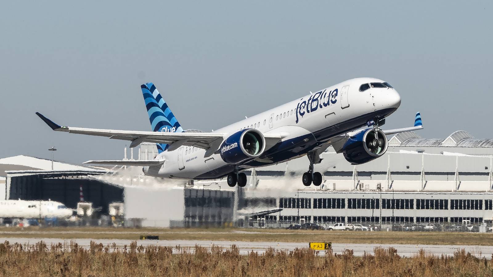 JetBlue Launches Seasonal Airbus A220-300 Flights Between Boston ...