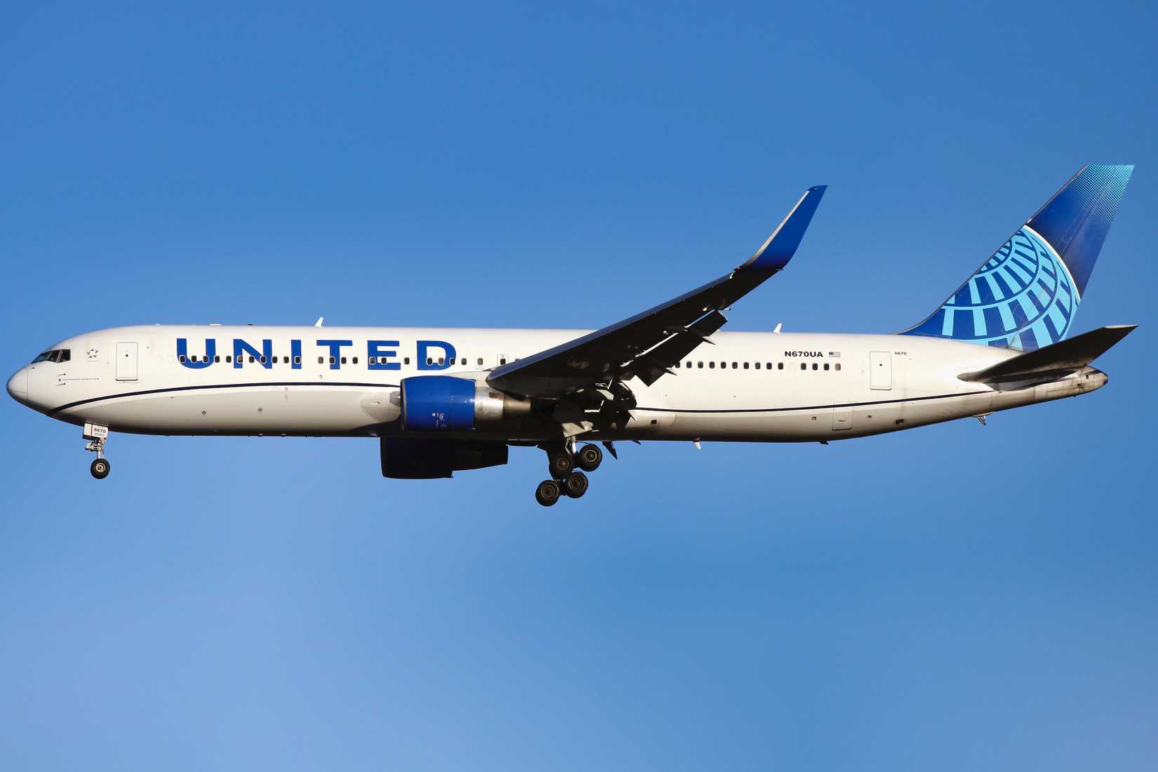 United & American's Chicago O'Hare Turf War Continues: Who Will Win?