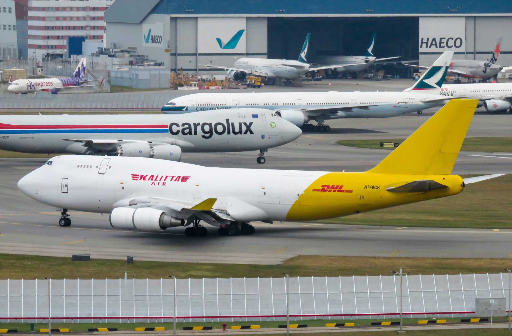 This Is The Oldest Boeing 747-400 Still Flying