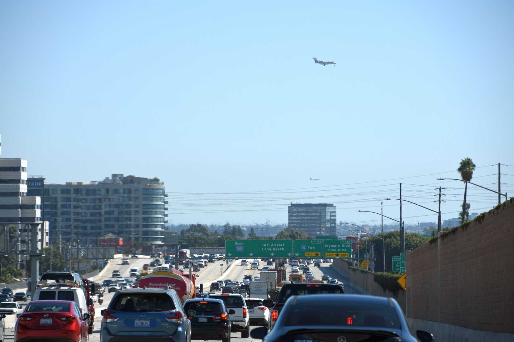 Forget LAX: Fly To Los Angeles' Most Underrated Airport Instead