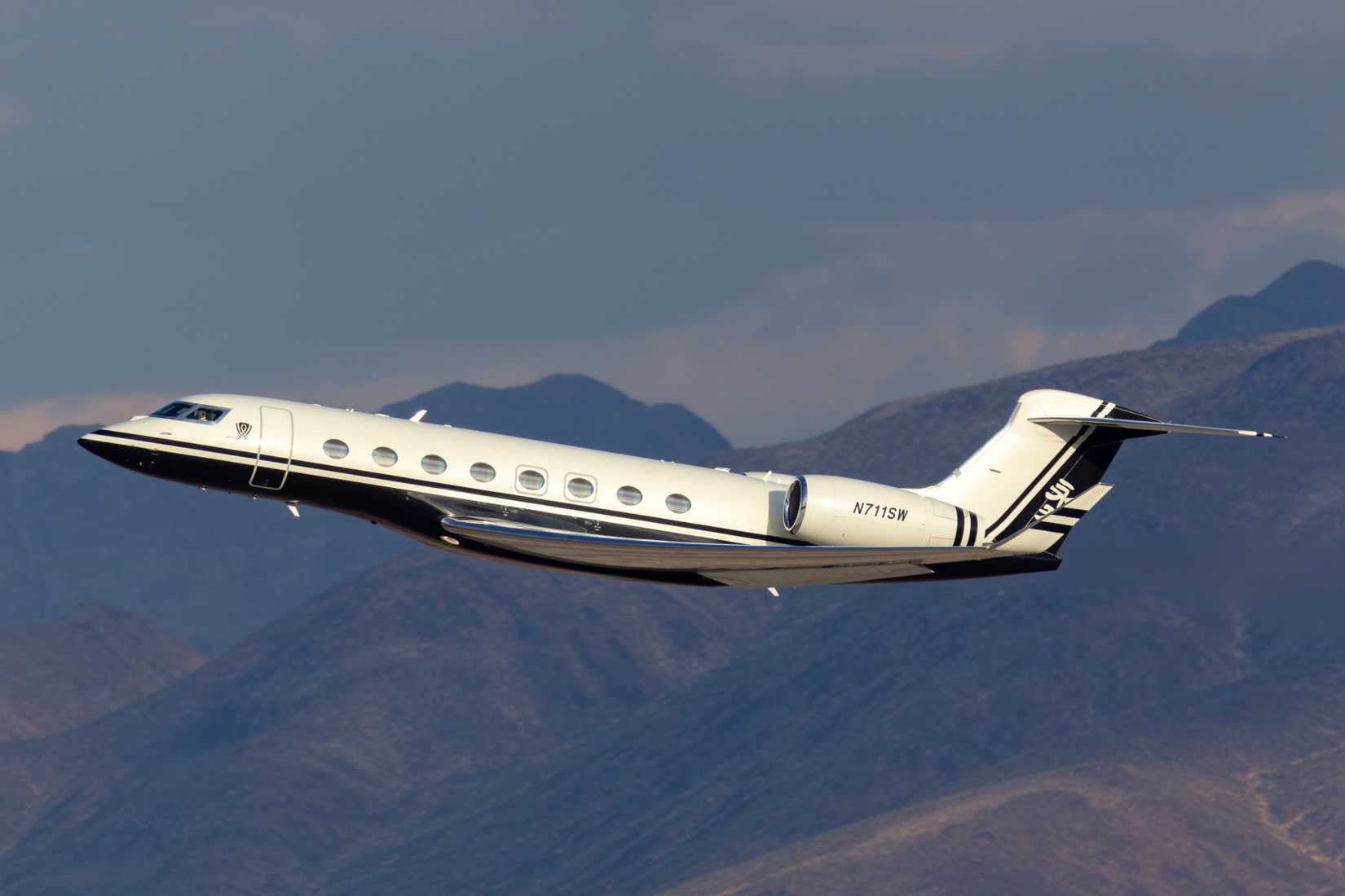 Inside The Luxurious World Of Dwayne “The Rock” Johnson’s Private Jet
