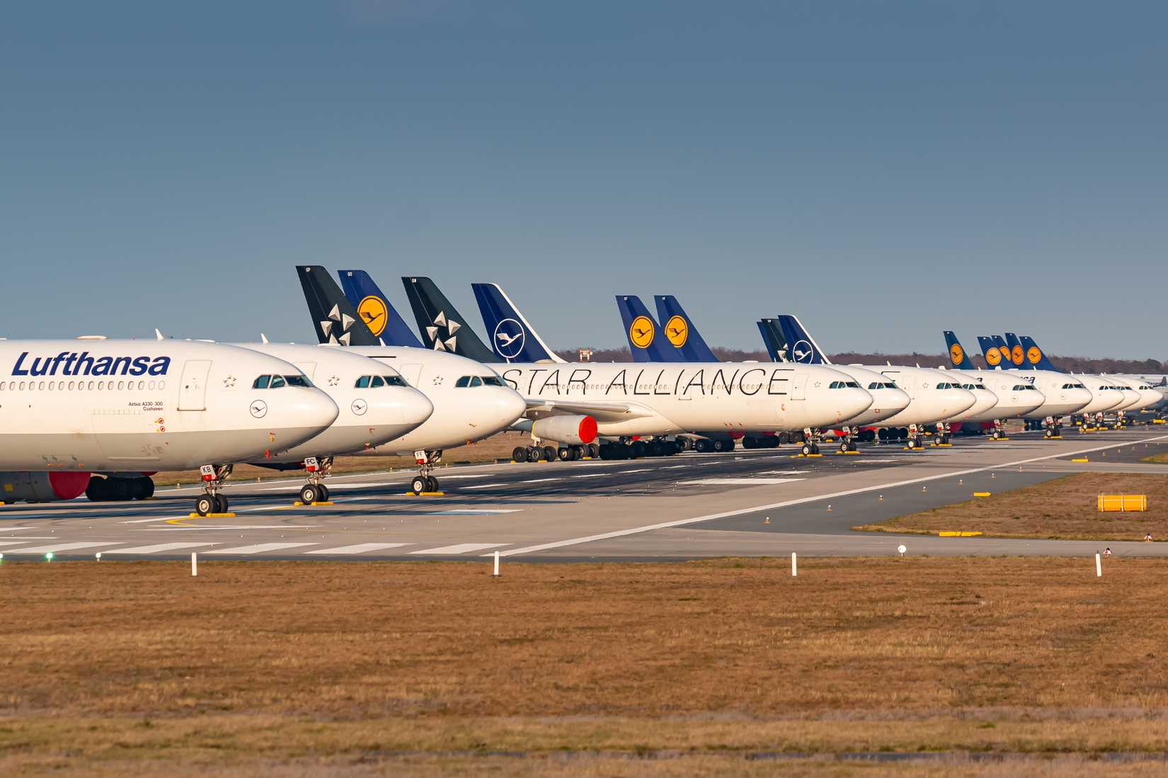 Why In The World Does Lufthansa Still Fly The Airbus A340?