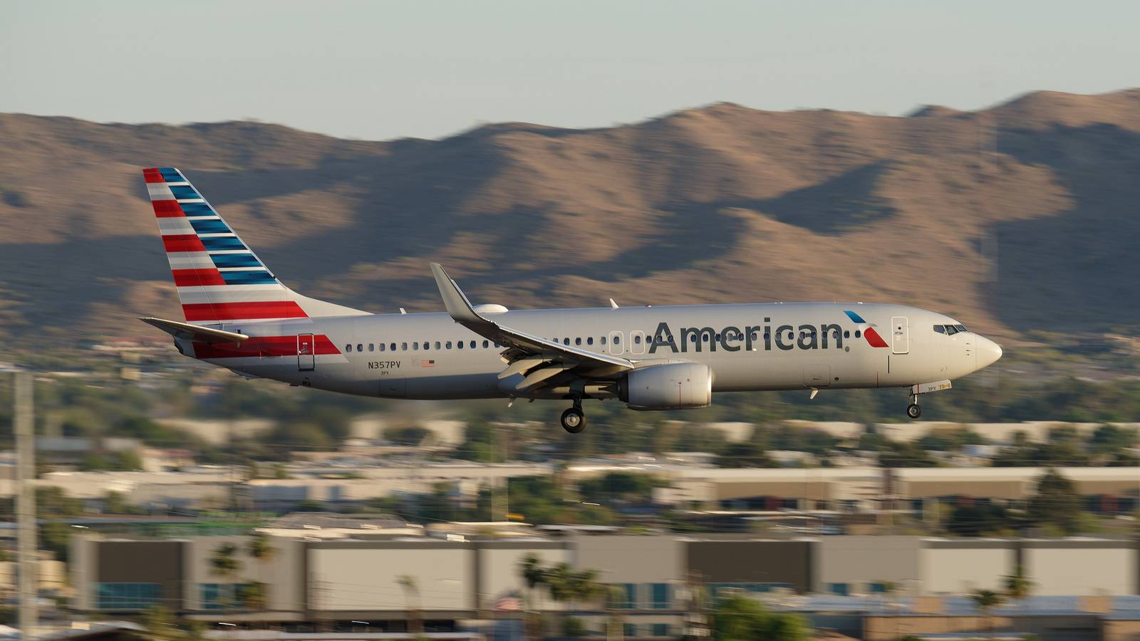 NTSB Says American Airlines Boeing 737 That Caught Fire Had An Engine ...