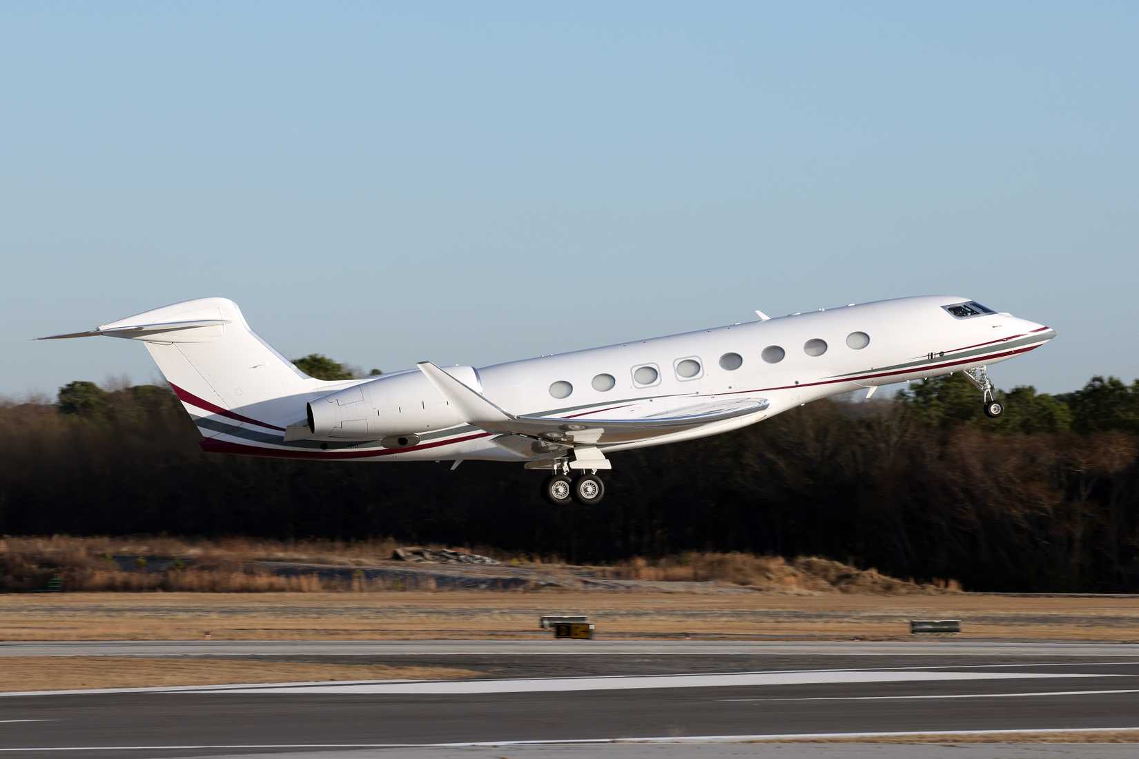 Inside The Luxurious World Of Dwayne “The Rock” Johnson’s Private Jet