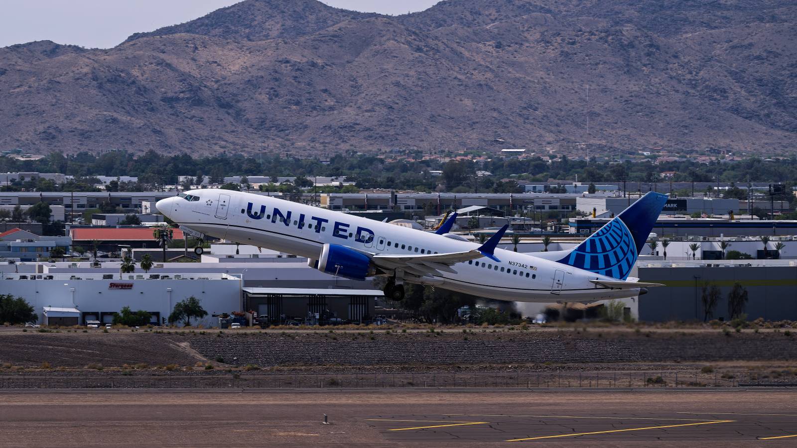 United Airlines Expands Flights On 6 Sunny Routes From Chicago O'Hare ...