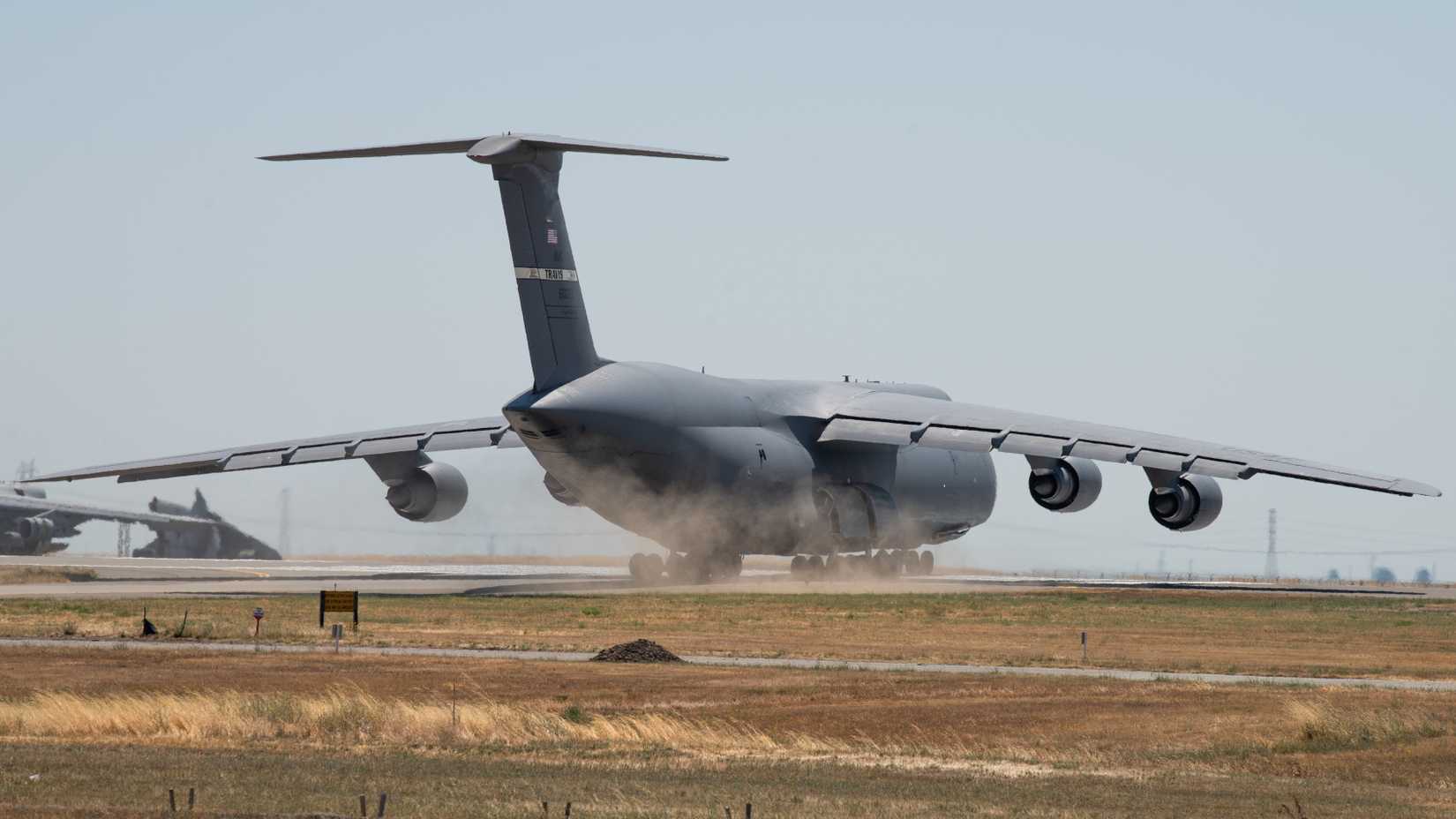 Is A Boeing C-17 Globemaster III Bigger Than A C-5M Super Galaxy?