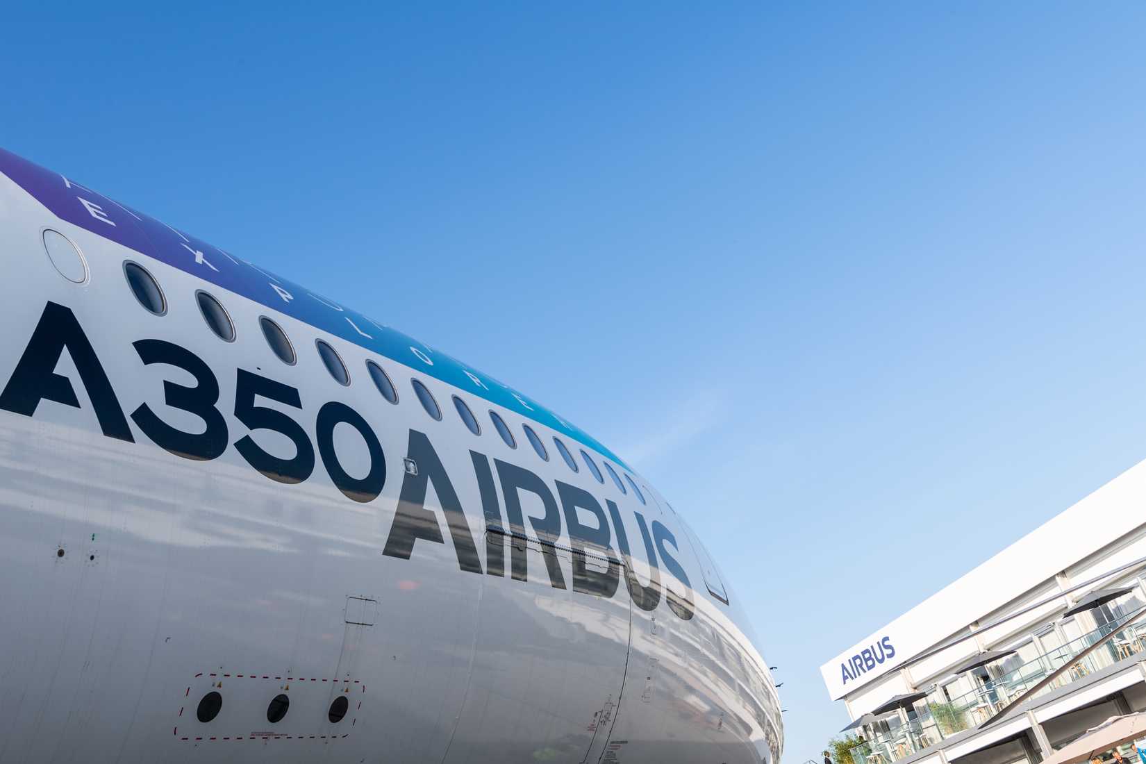 Why The Airbus A350 Has Such A Slow Landing Speed