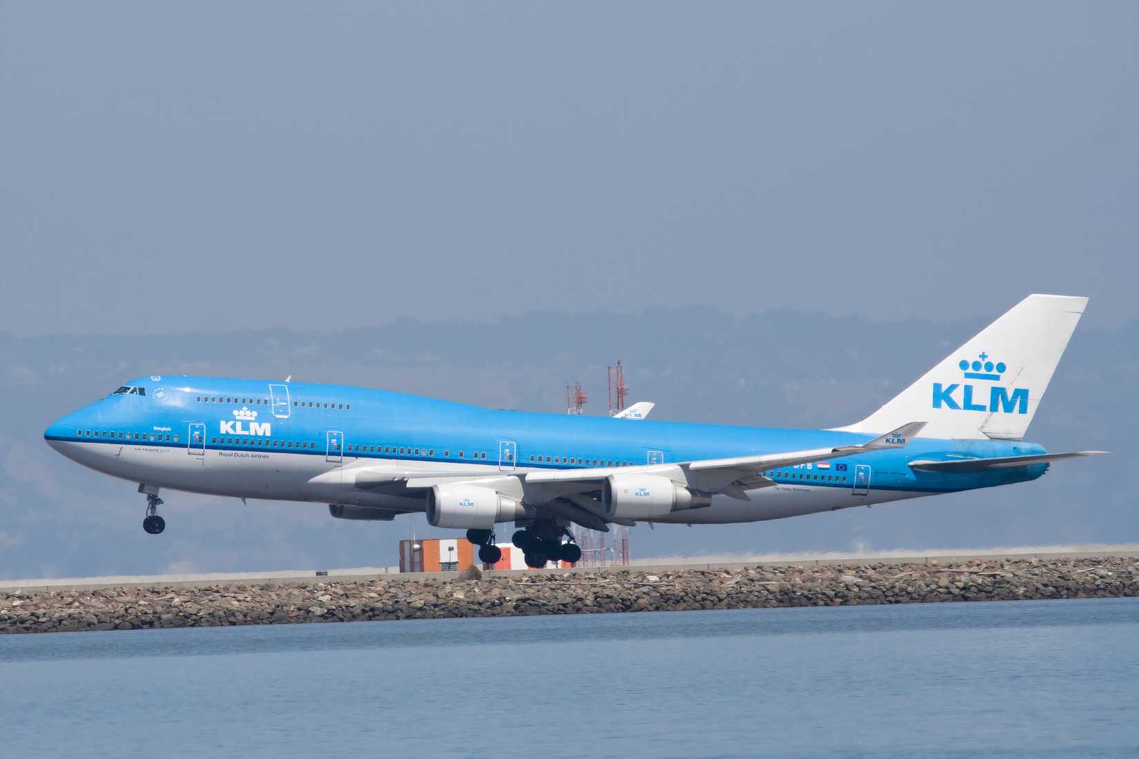 Is The Boeing 747-400 Bigger Than The 747-200?