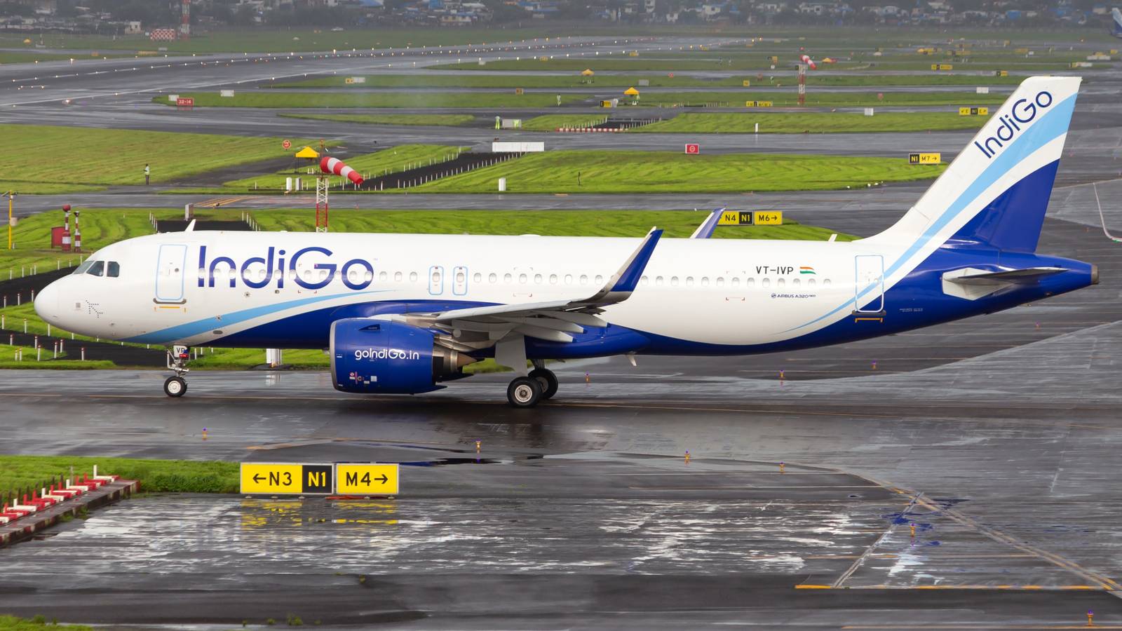IndiGo A320neo Makes Emergency Landing in Mumbai After Mid-Air Engine Scare