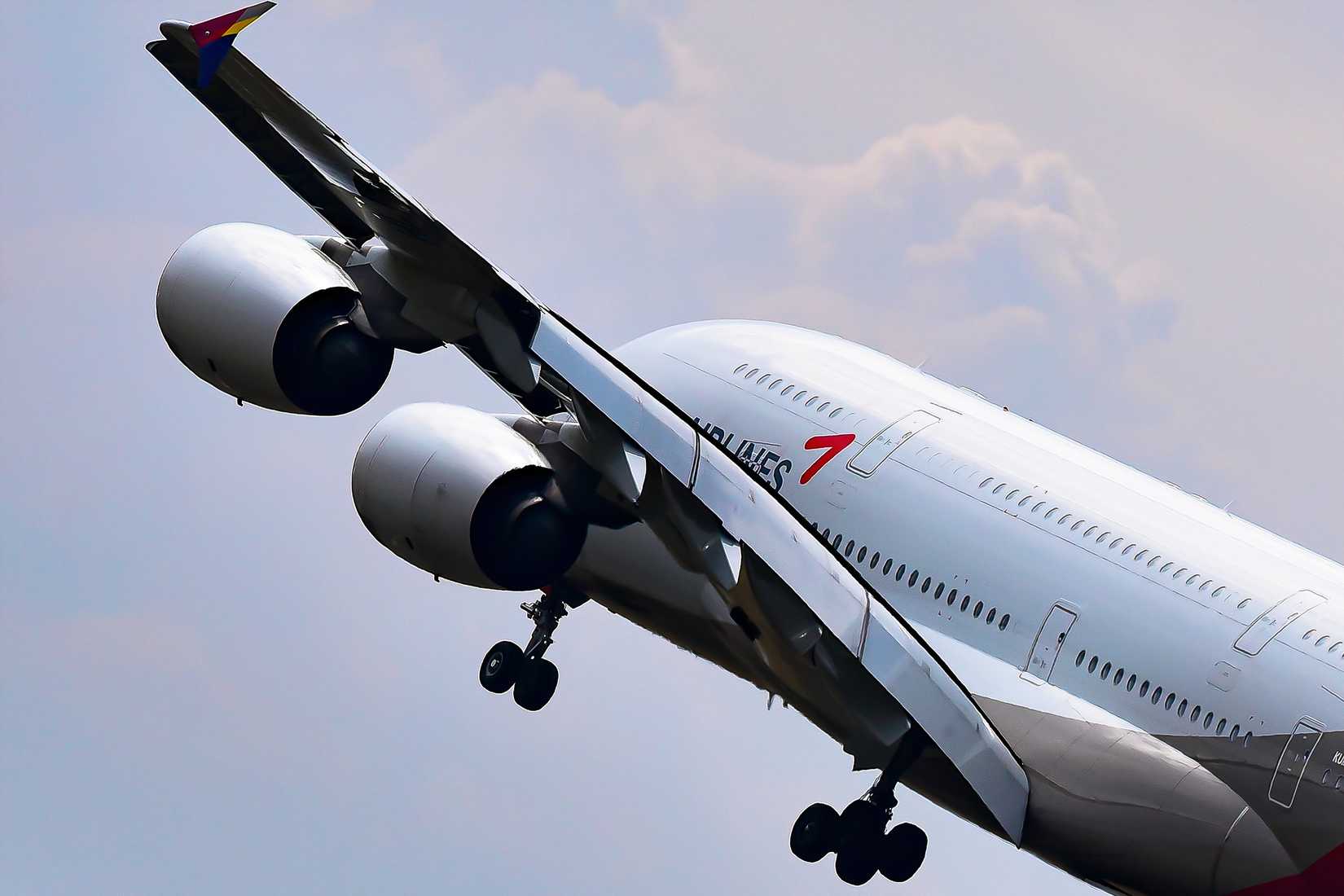 Why Did Airbus Build The A380 Without Winglets?