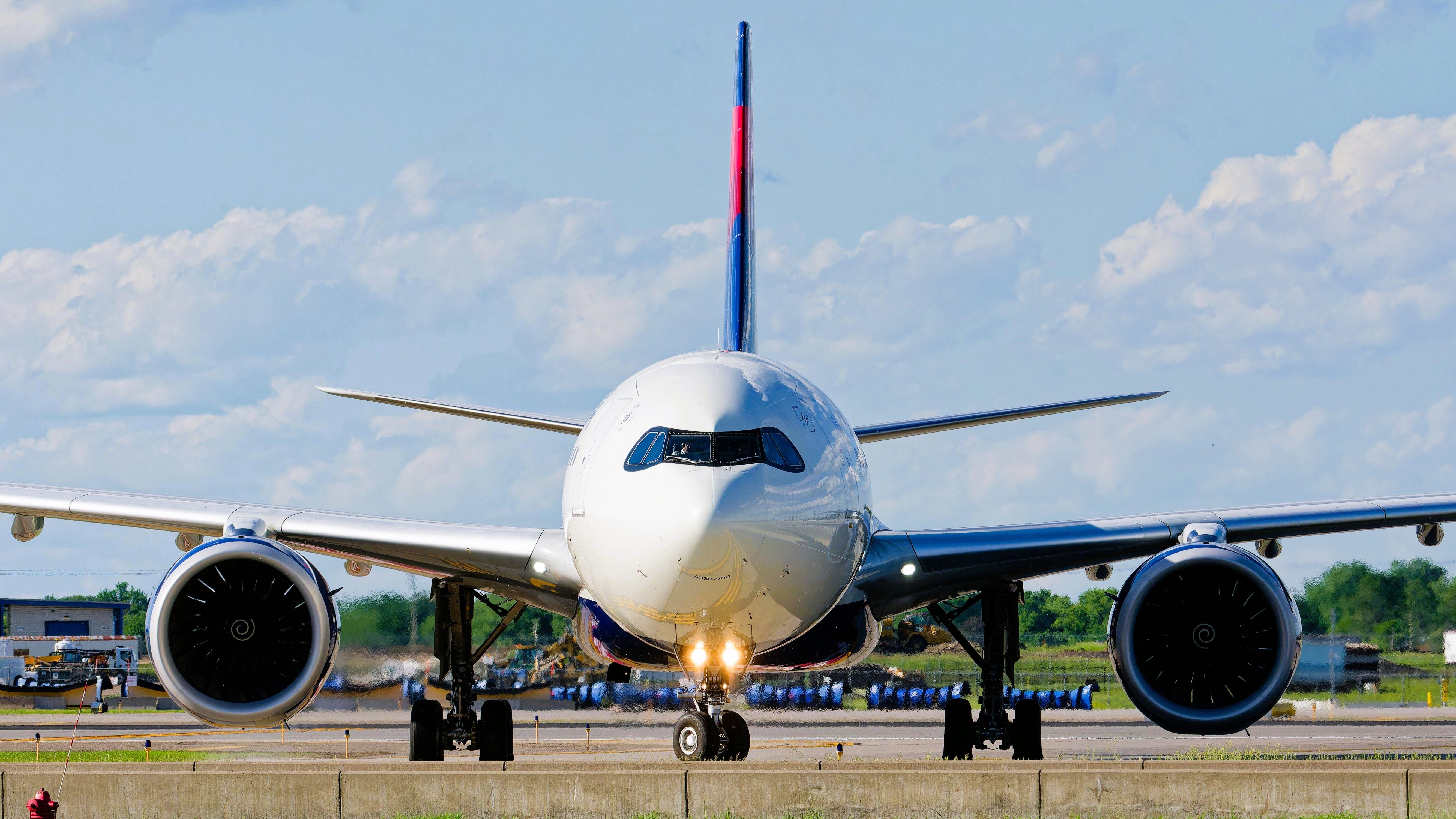 Delta Flight Diverted Due to Severe Turbulence, 25 Passengers Injured