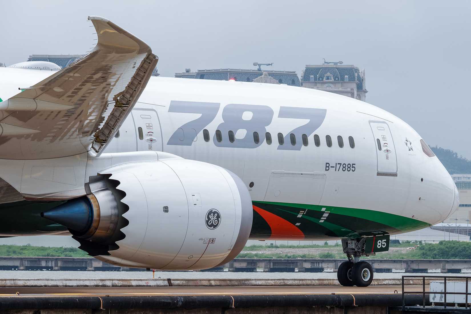 Why Some Airlines Are Switching From Rolls-Royce To General Electric Engines