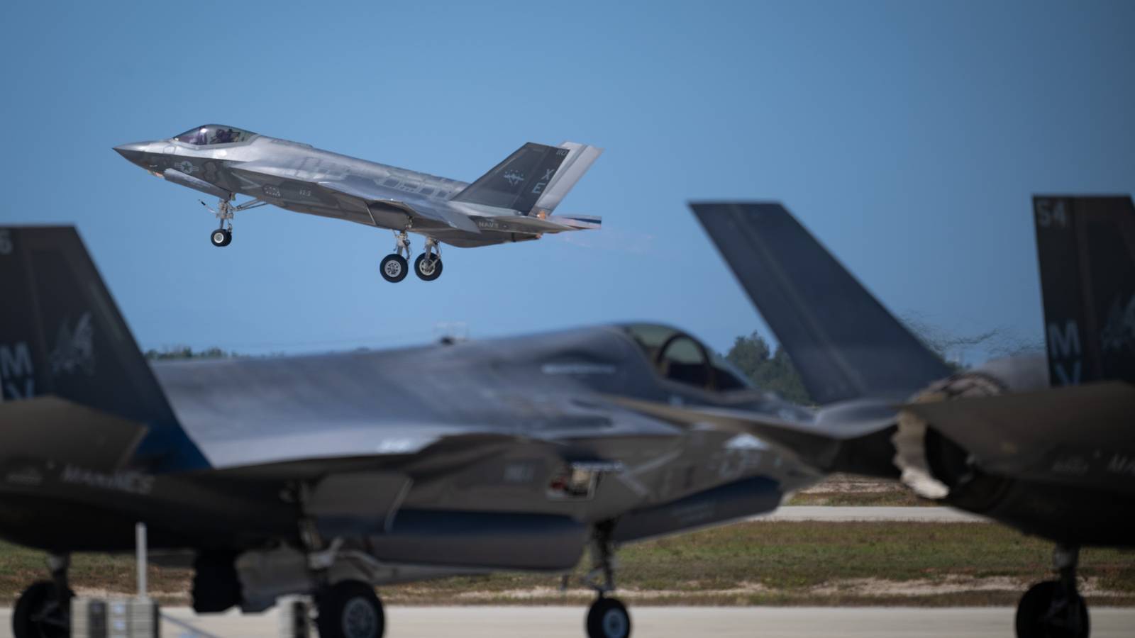 F-35C Lightning II Crashes Near NAS Lemoore, Pilot Ejects Safely
