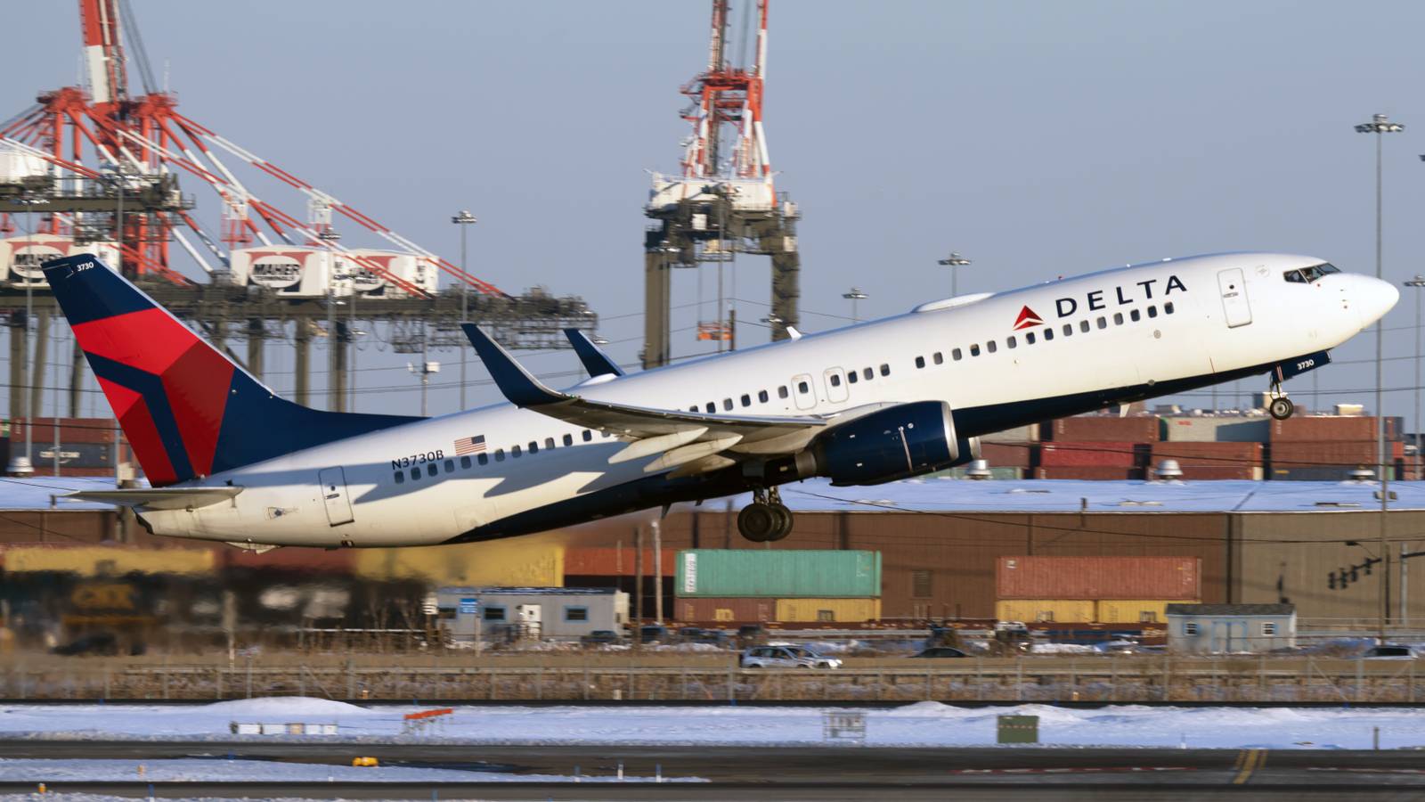 Delta Air Lines in Second Near Miss: Runway Chaos at Mexico City Airport