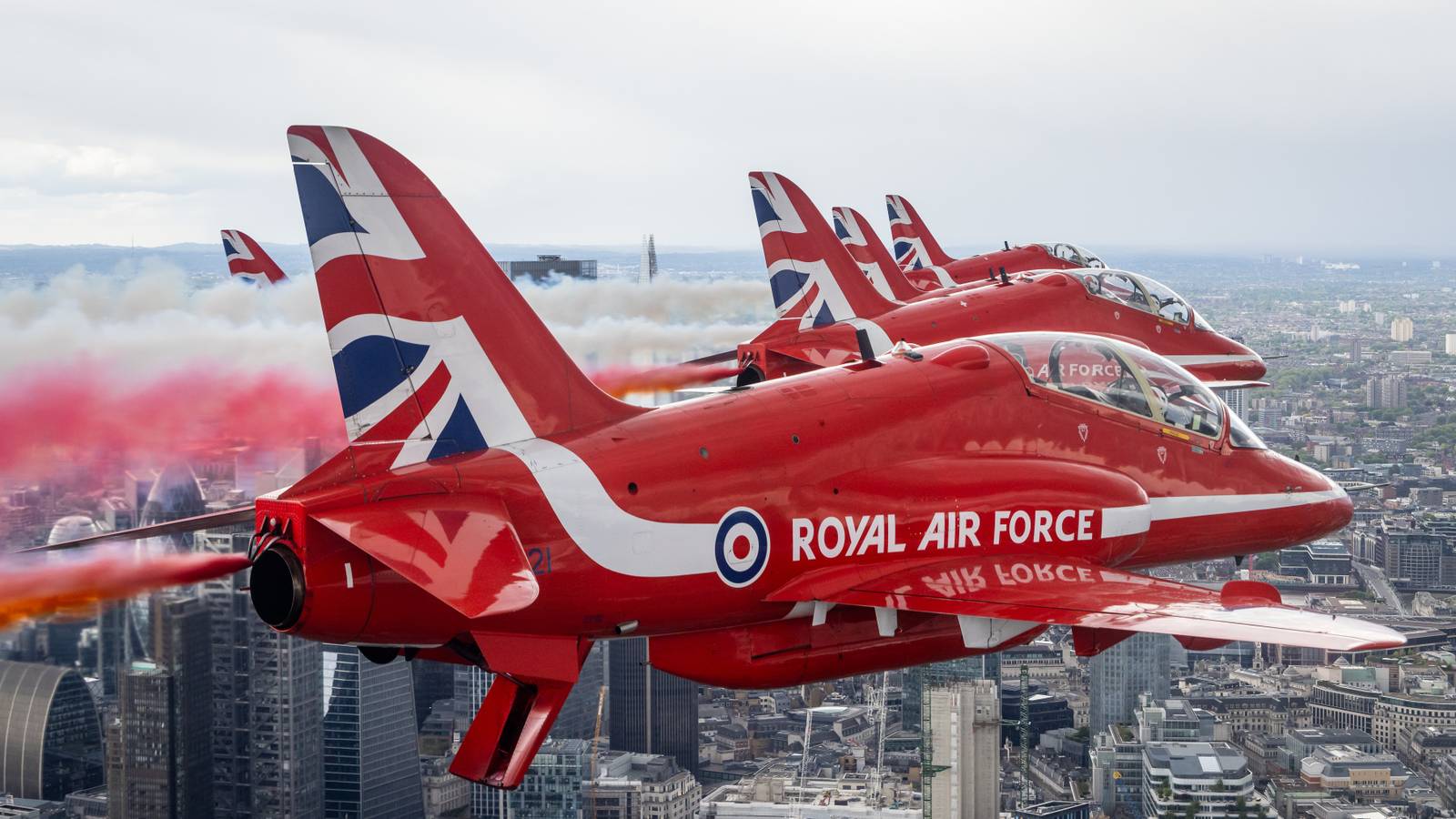 The Red Arrows Turn Green: RAF Jets Now Use Sustainable Fuel