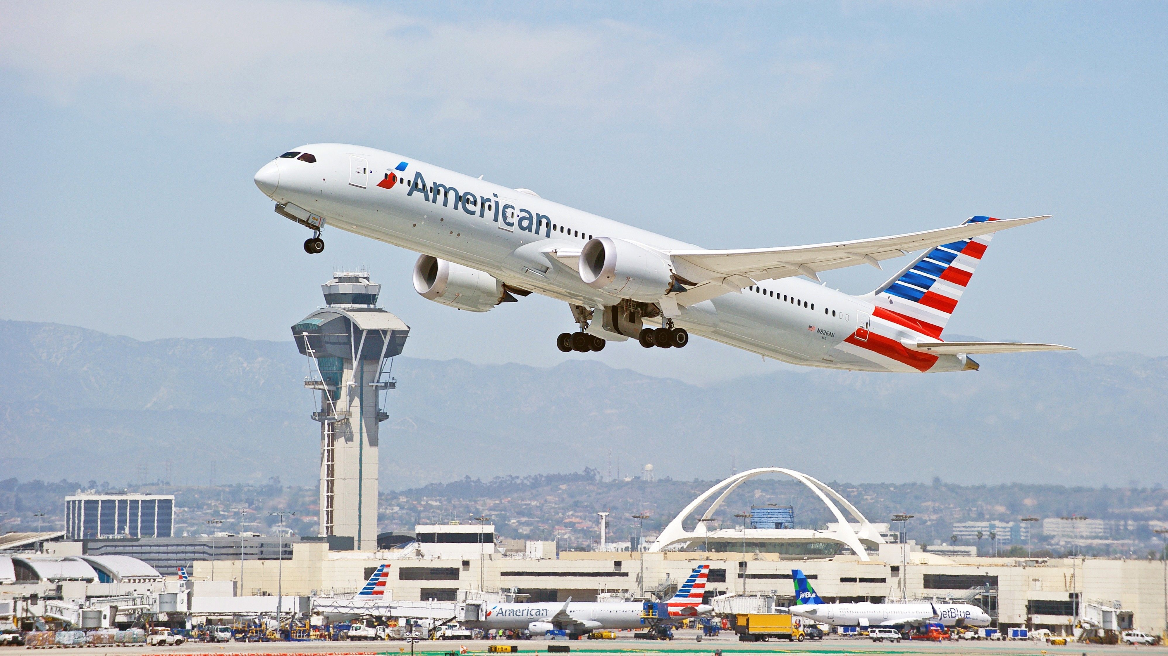 American Airlines Launches Premium Economy on LAX-JFK Transcontinental ...