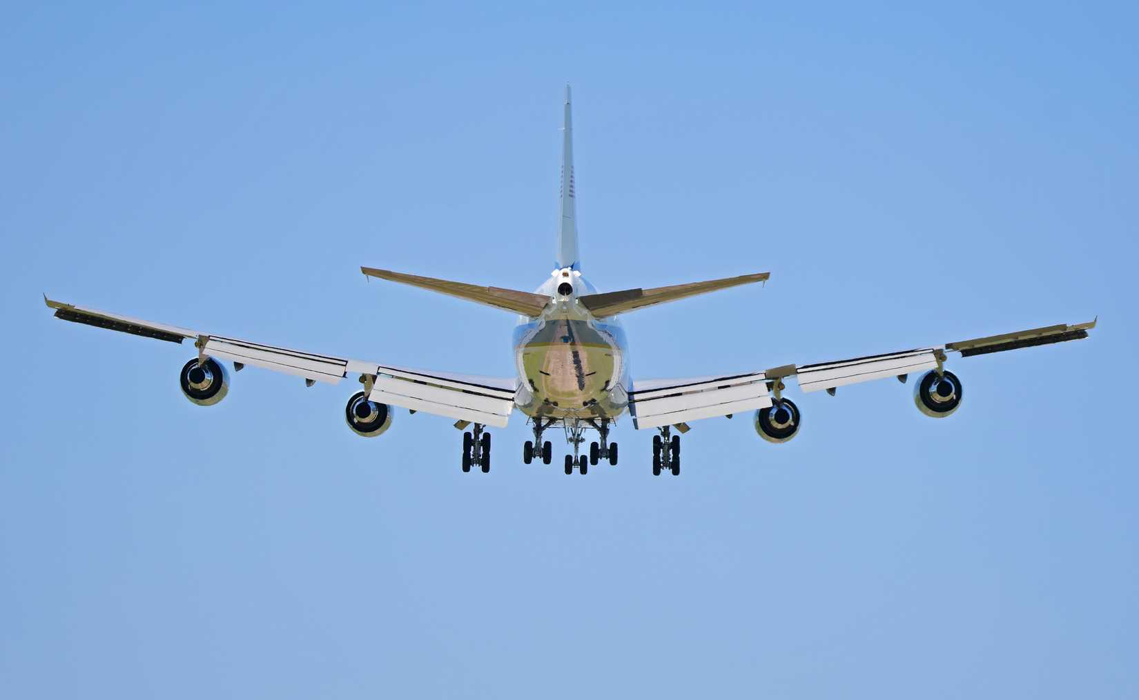 How Many Miles Per Gallon Does A Boeing 747-400 Get?