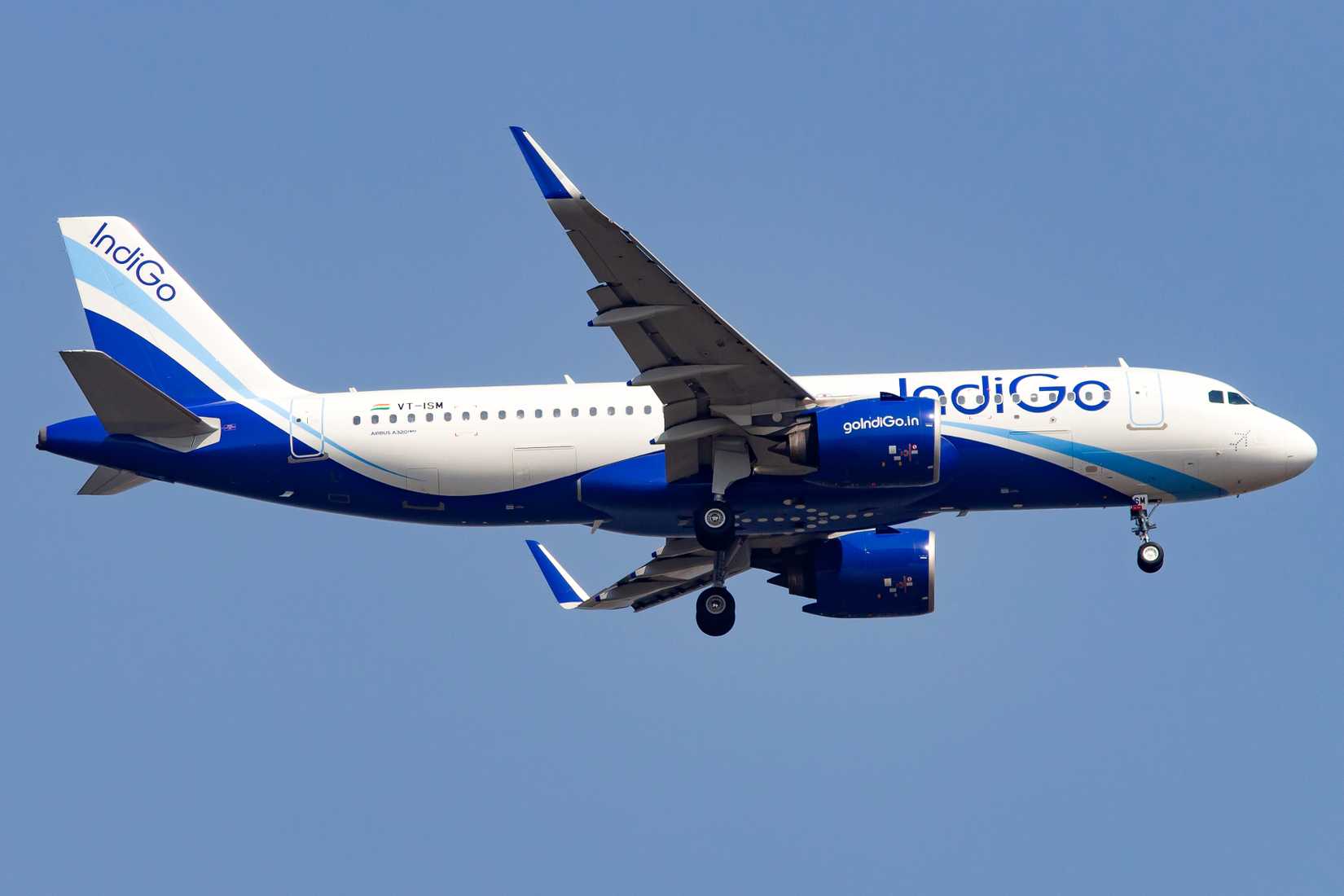 IndiGo A320neo Makes Emergency Landing in Mumbai After Mid-Air Engine Scare