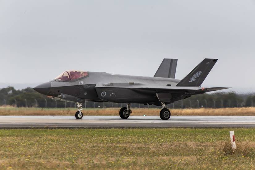 Switzerland Proceeds with F-35 Acquisition Amid Cost Concerns
