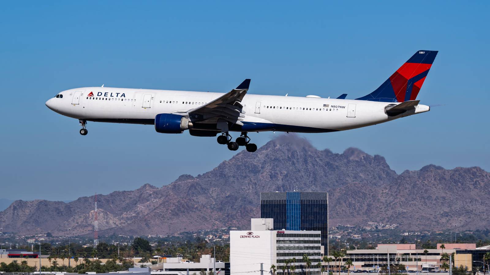 Delta A330 Damaged in Hailstorm: Flight Diverted Back to Barcelona