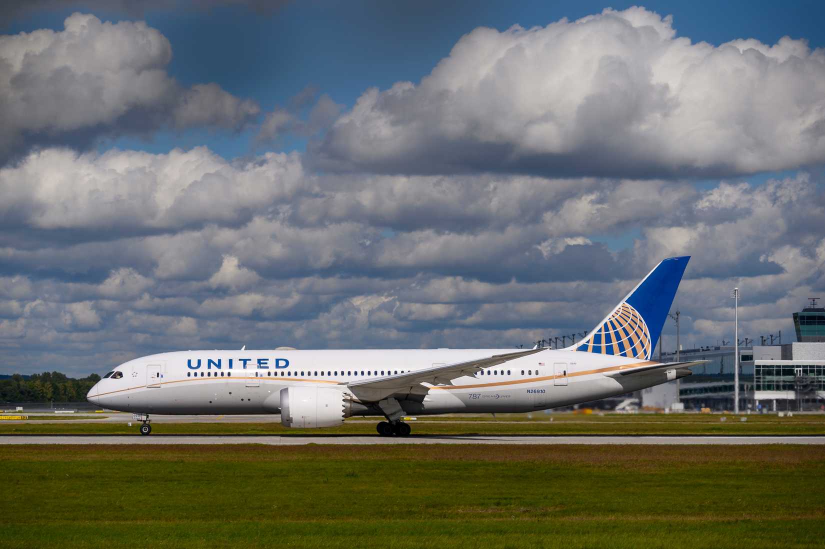 United Airlines' Longest Nonstop Routes With The Boeing 787 In 2025