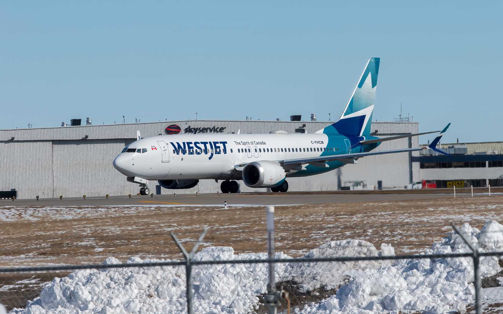 WestJet Under Fire For Cramped Legroom After Family Video Goes Viral