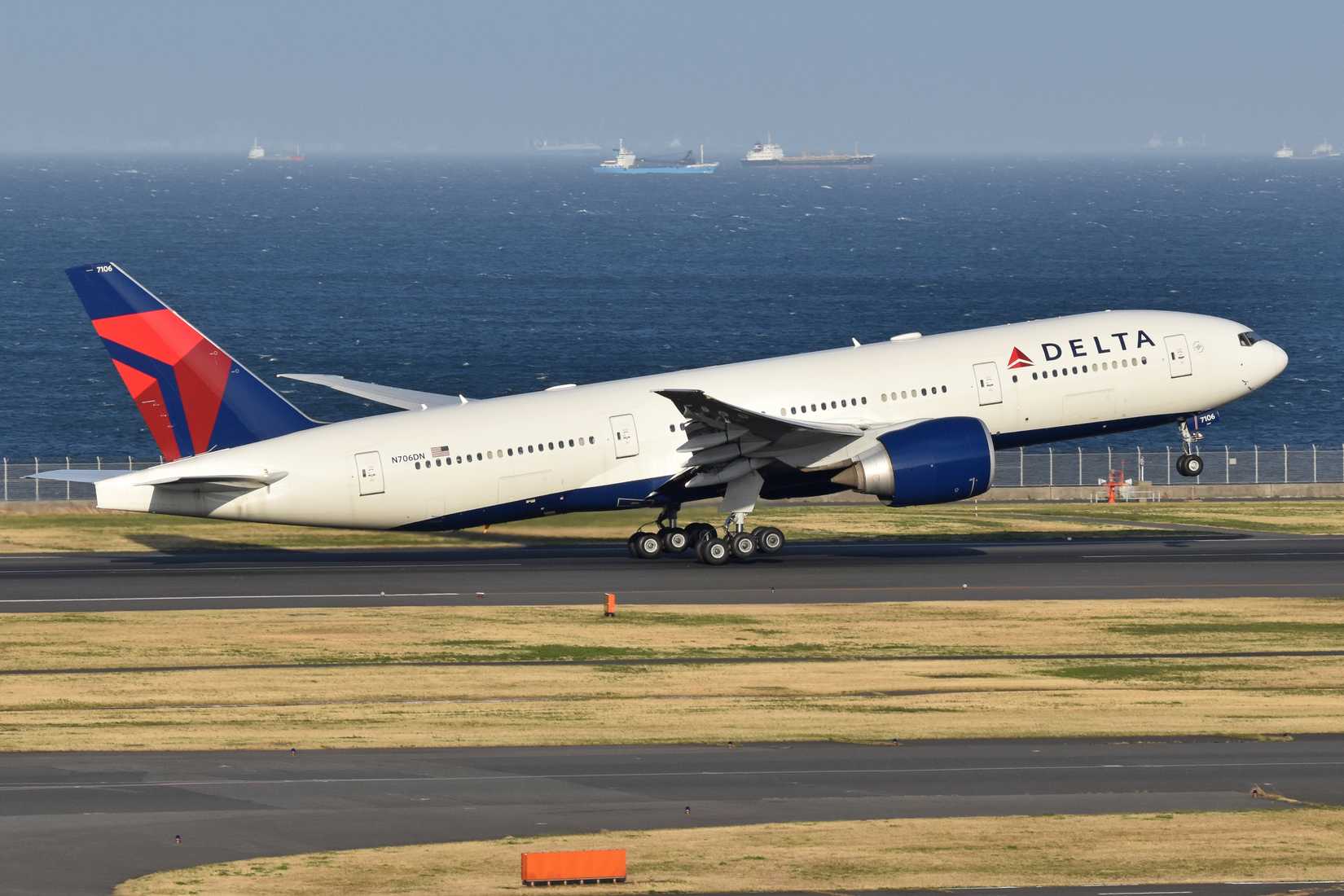 Why Does Delta Air Lines Have To Pay $79 Million For A Boeing 777 ...
