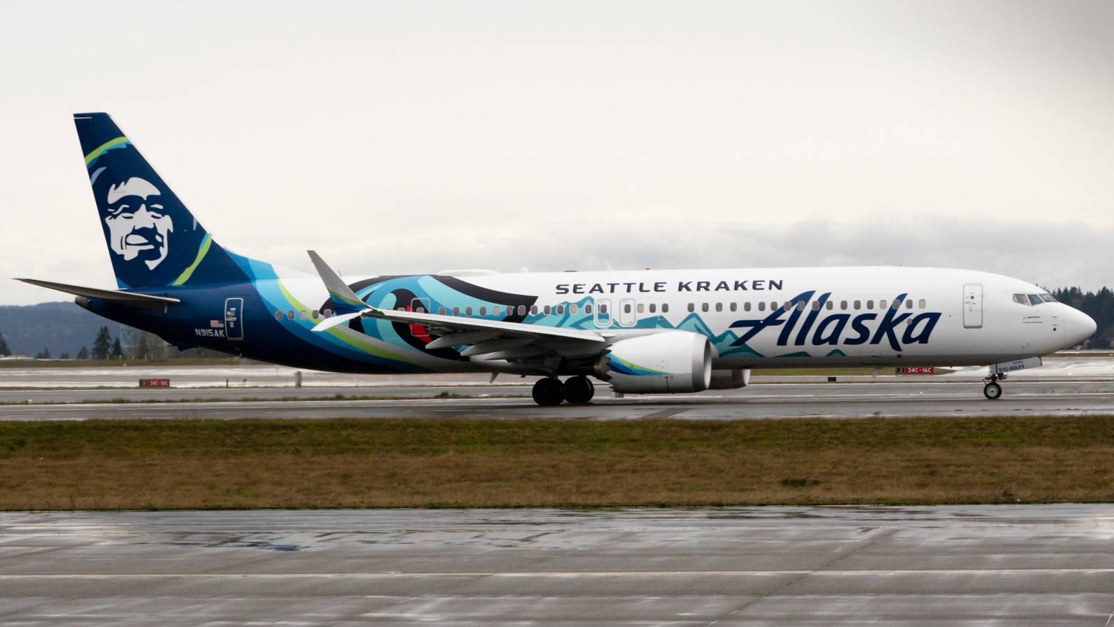 Alaska Airlines Flight Attendants Sue Boeing Over 737 MAX Door Plug ...