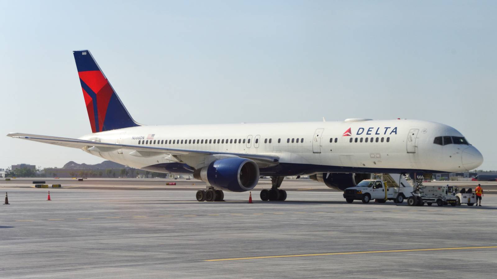 Delta Boeing 757 Makes Precautionary Landing in Atlanta Due to Engine ...