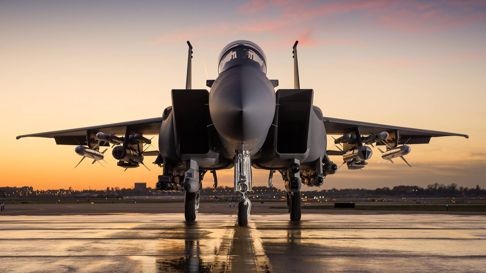 Boeing To Hire Replacement Workers as Machinist Strike Continues