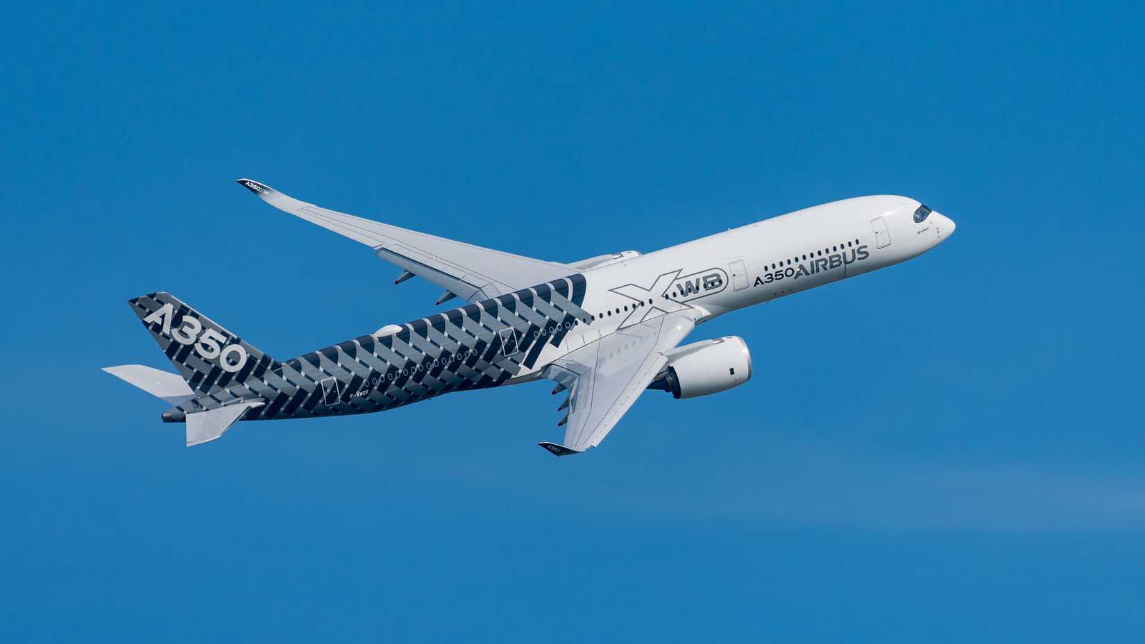 Why Did Airbus Build The A350 With Curved Wingtips?