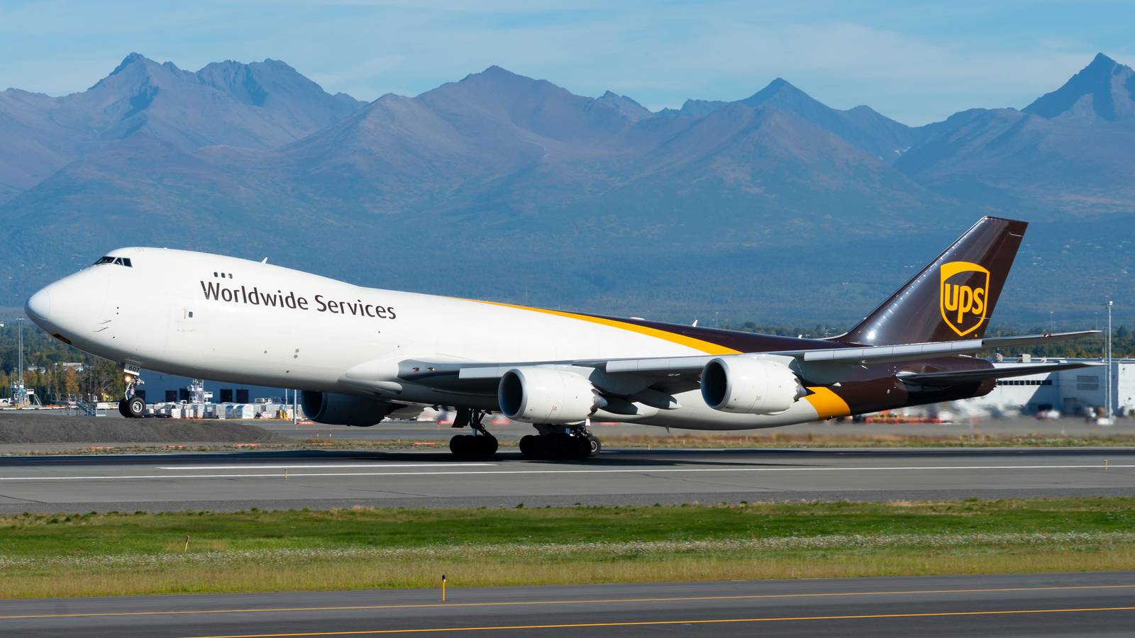 Boeing 747-8F Suffers Engine Pod Strike on Landing in Taipei