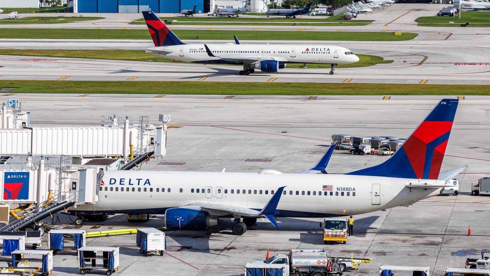 Delta Air Lines Reducing Nearly 20% Of New York Flights Due To FAA Slot ...