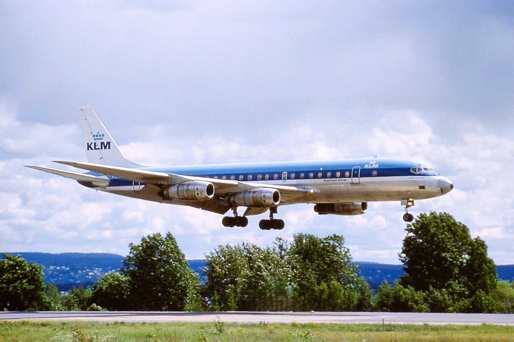 Why Did McDonnell Douglas Build The DC-8 With 4 Engines?