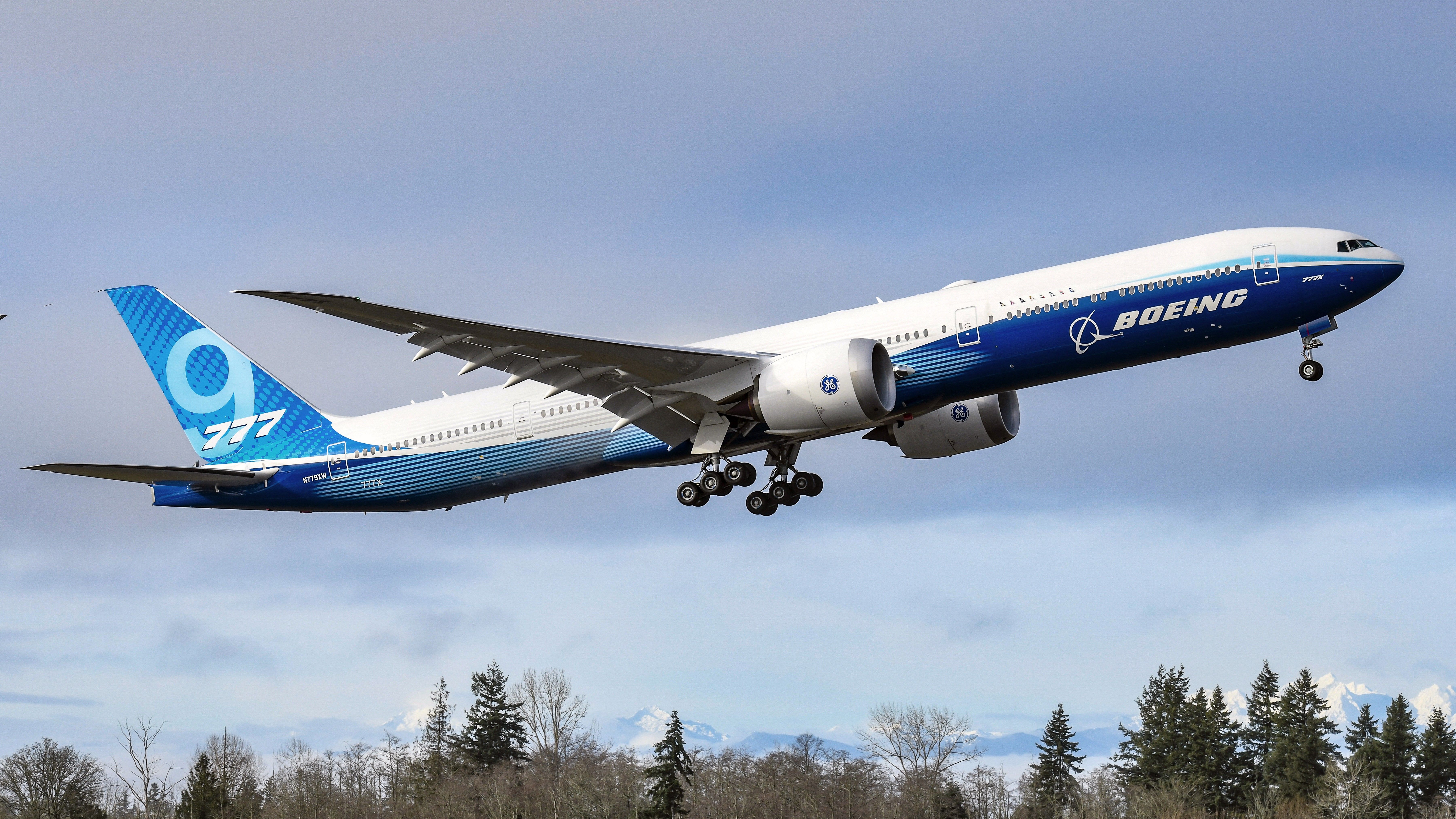 Behind The Scenes: Preparing The Boeing 777X For Airshow Displays