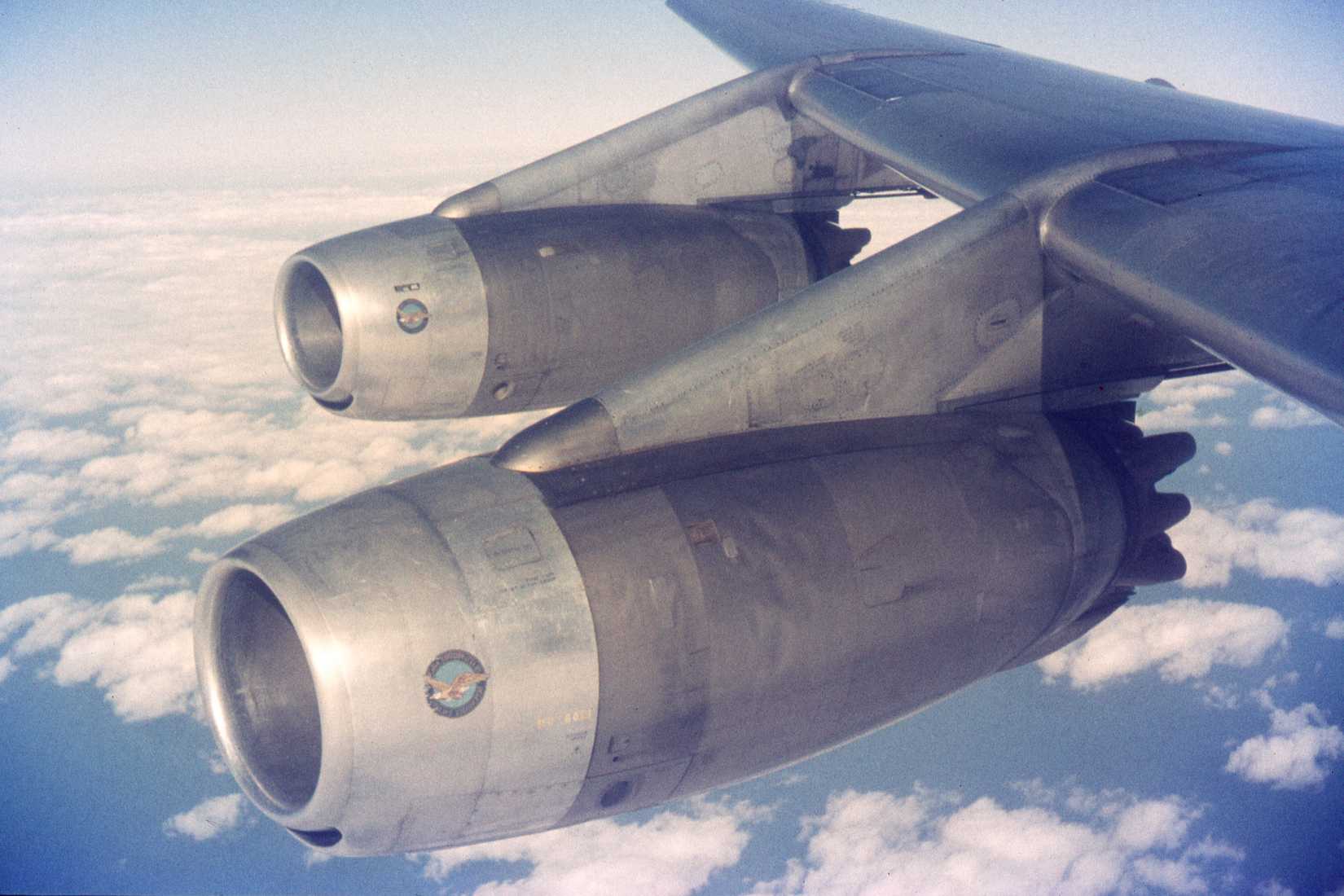 Why Did McDonnell Douglas Build The DC-8 With 4 Engines?