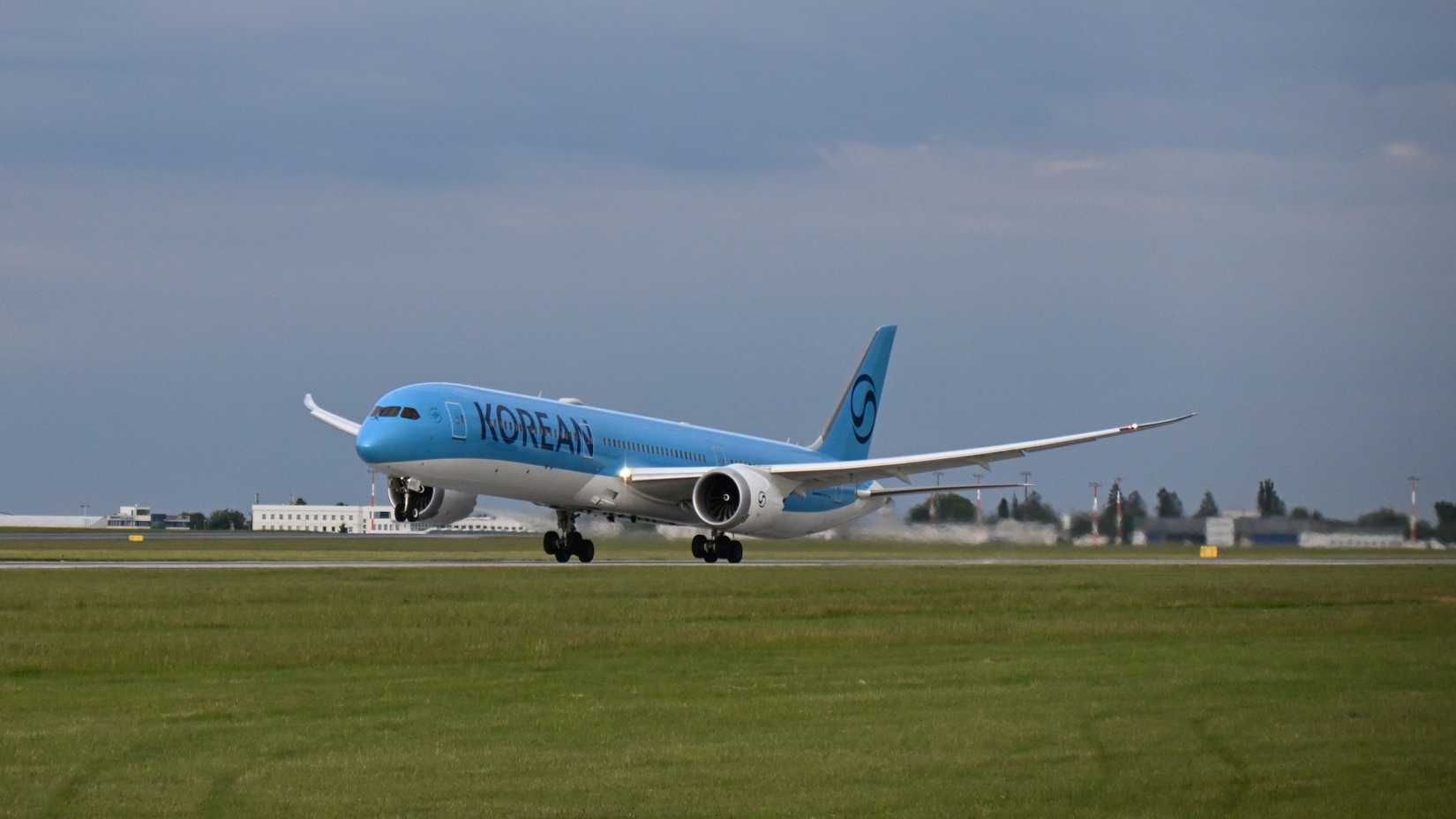 Why The Boeing 787 Dreamliner Has Such Flexible Wings