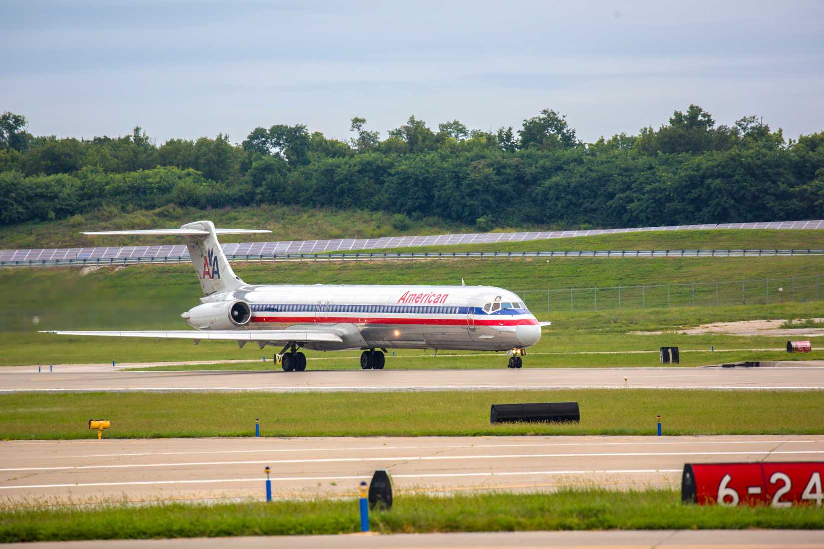 Why The McDonnell Douglas MD-80 Had Such Loud Engines