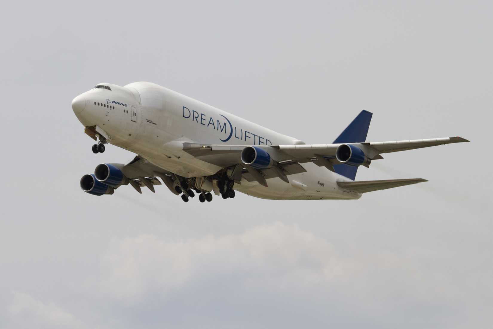 Is A Boeing Dreamlifter Bigger Than An Airbus BelugaXL?