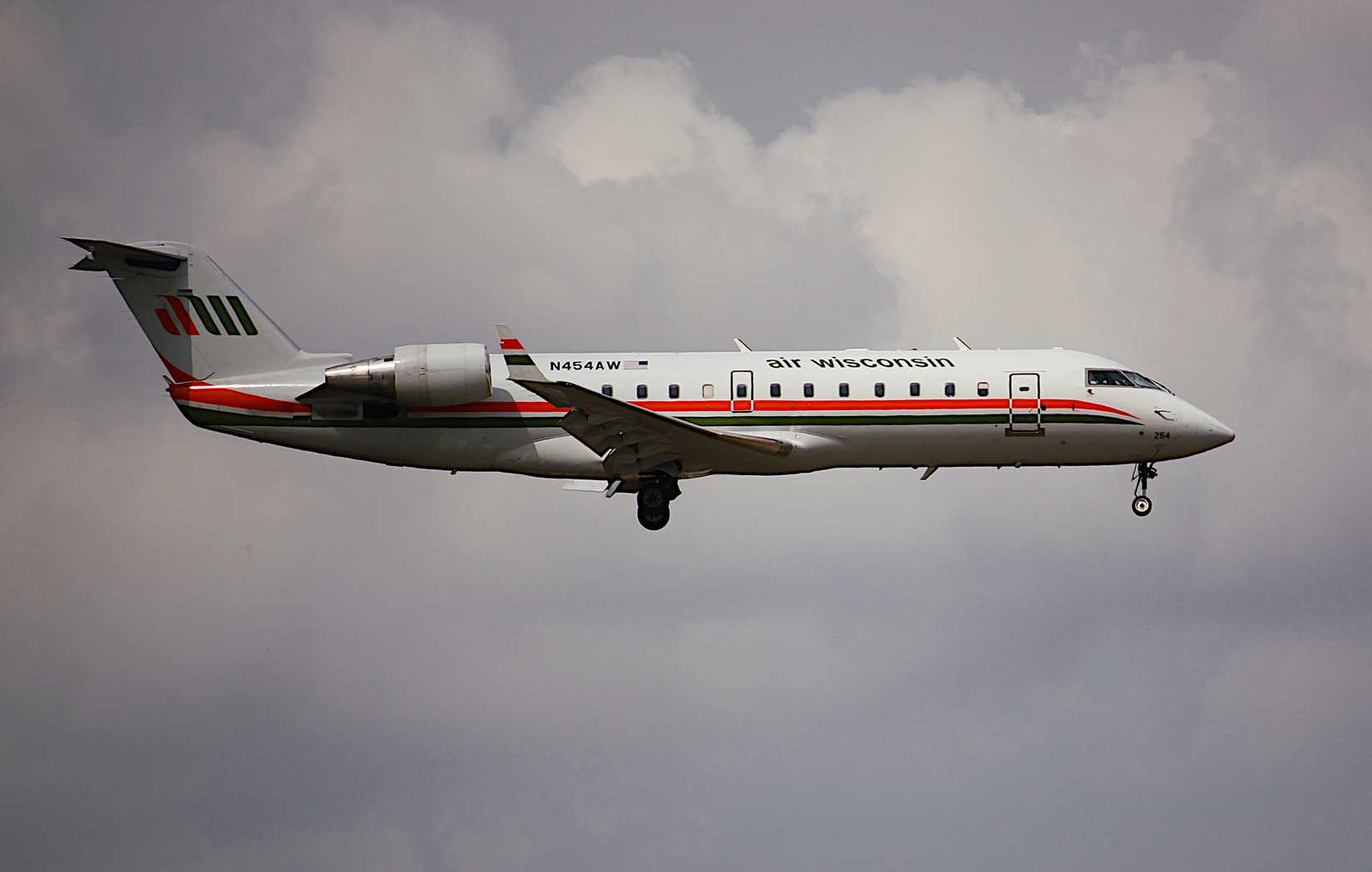 Air Wisconsin Wins First EAS Contract for Parkersburg Service
